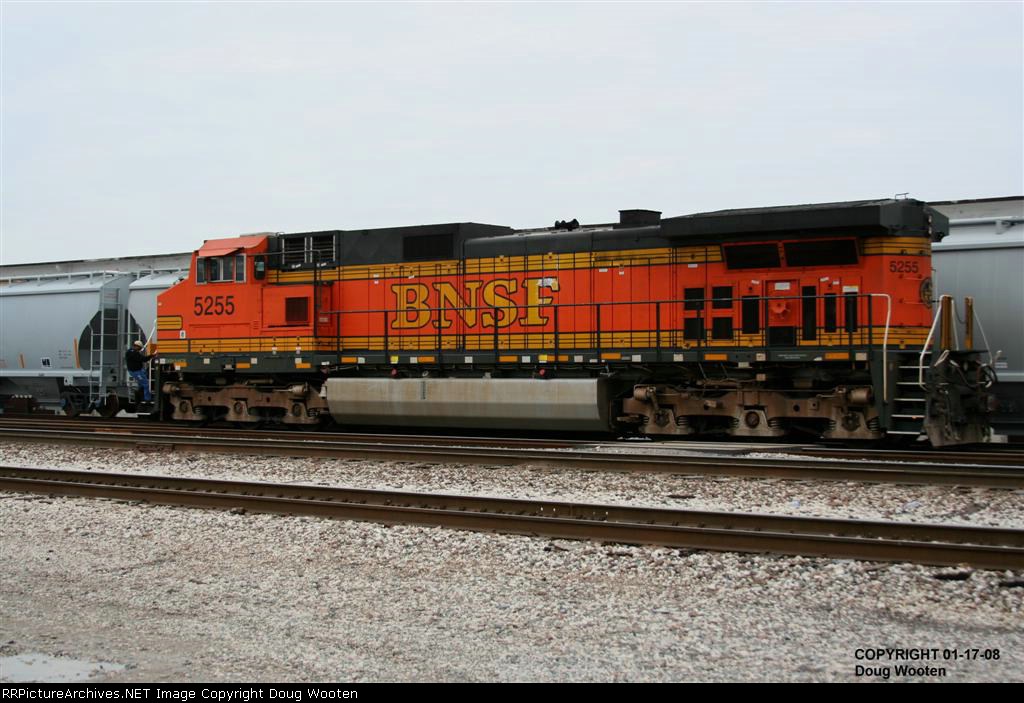 BNSF 5255